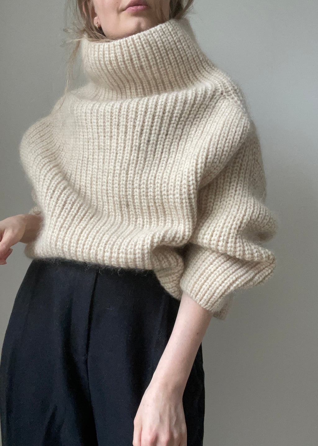 gujo sweater (english) – AEGYOKNIT / KAROLINE SKOVGAARD